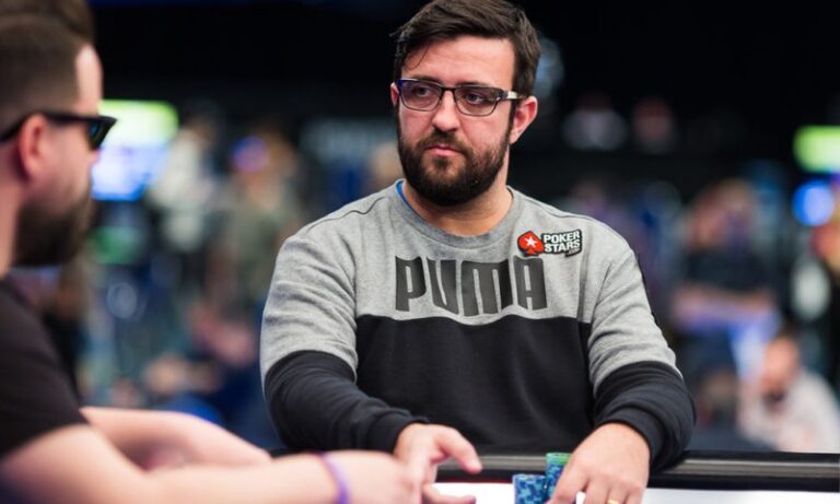 A história de André Akkari, a estrela do poker brasileiro